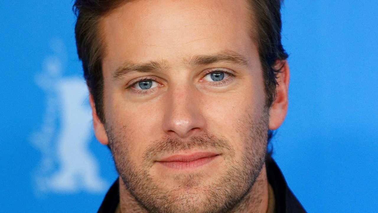 Armie Hammer’s New Look Goes Viral as Cannibal Scandal Roars Back - ZAPZEE